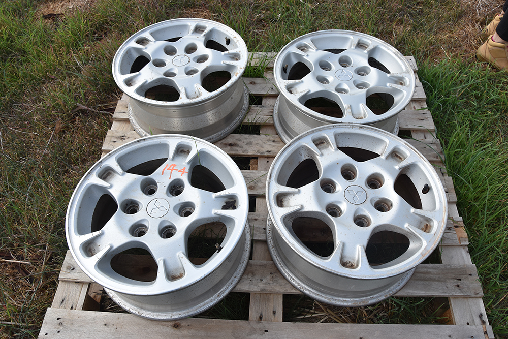 Lot 144 - Mitsubishi rims | AuctionsPlus