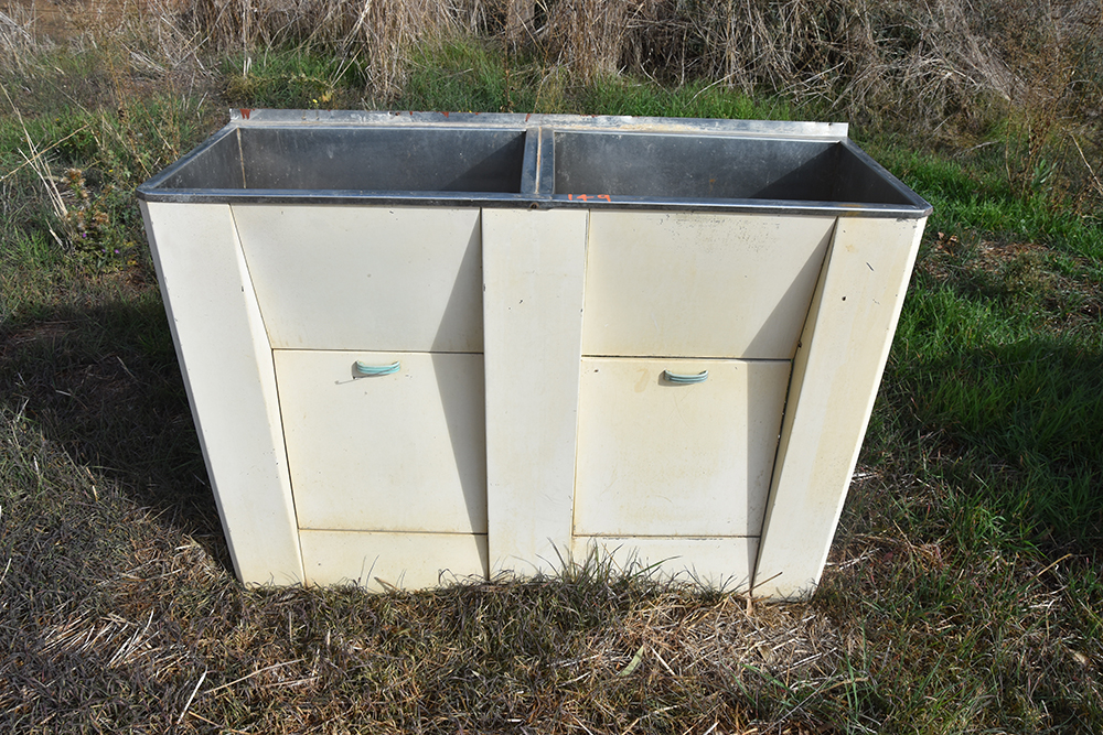 Lot 149 - Laundry double trough | AuctionsPlus