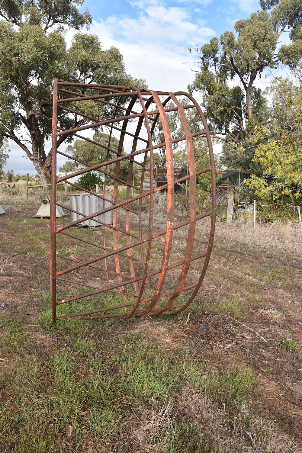 Lot 157 - Hay ring | AuctionsPlus