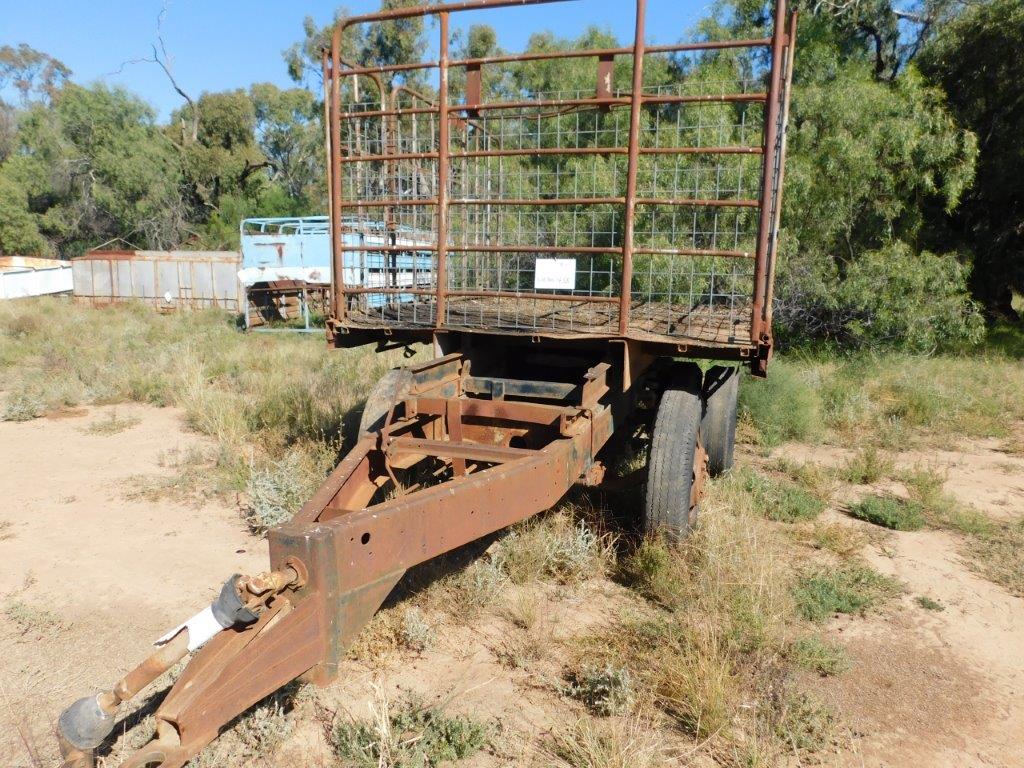 Lot 438 - 3mtr PTO tipping trailer | AuctionsPlus