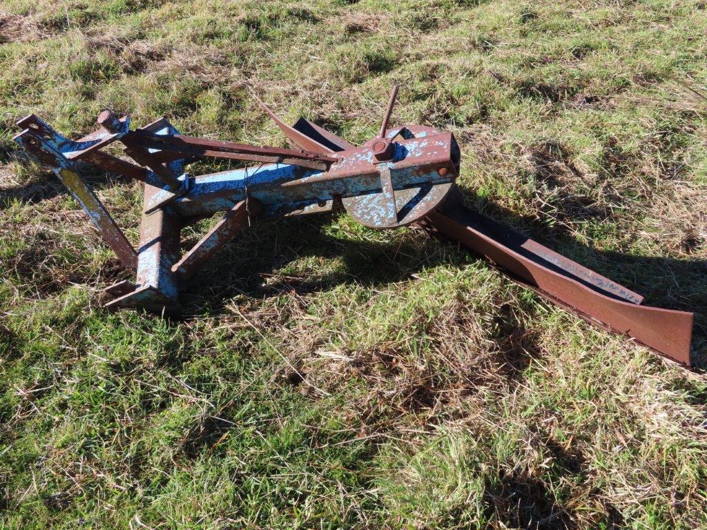 Lot 36 - 3 pl Rear blade | AuctionsPlus