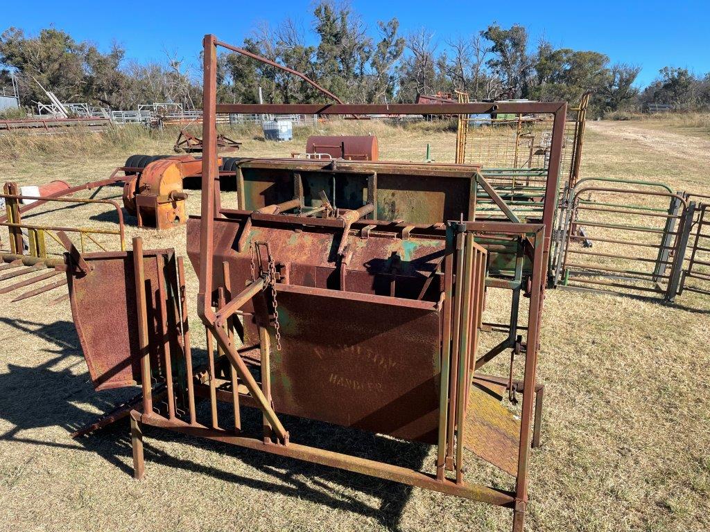 Lot 61 - Hamilton sheep handler | AuctionsPlus