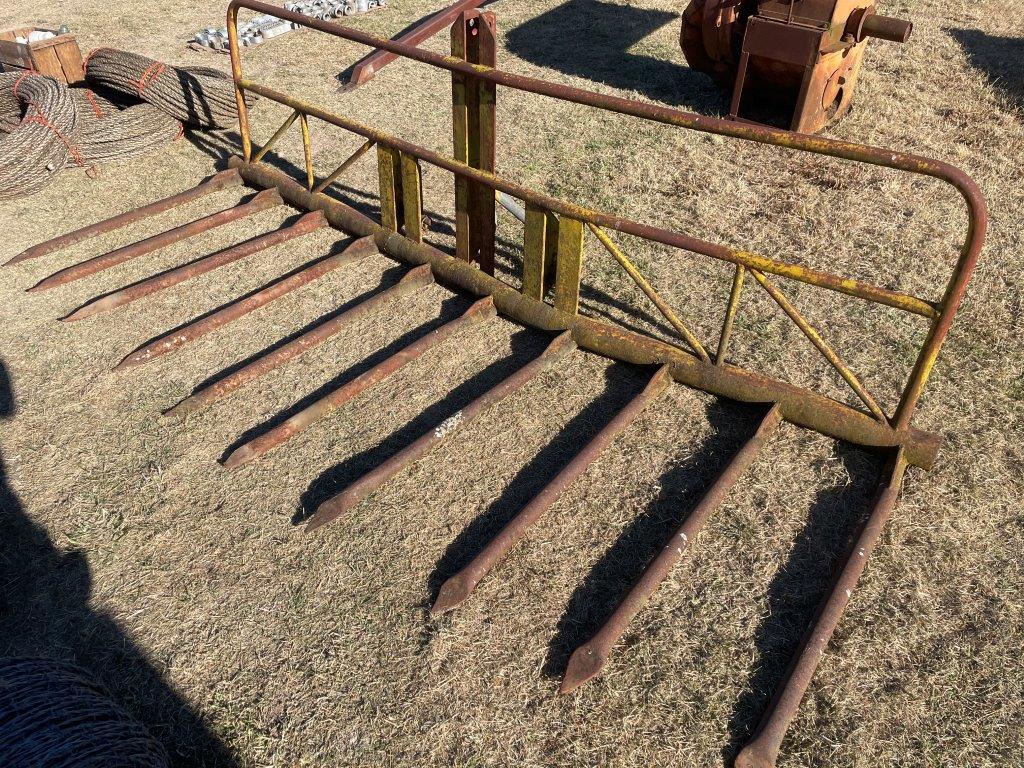 Lot 72 - 3PL stick rake/ hay spear | AuctionsPlus