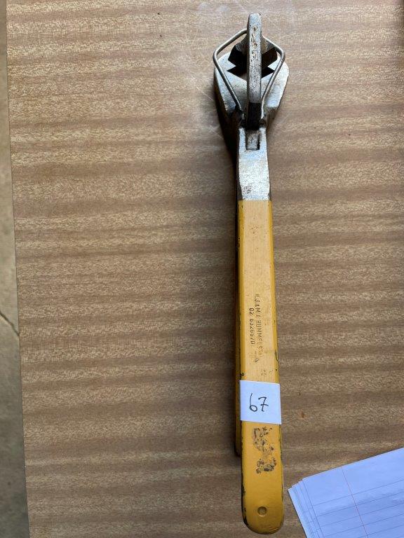 Lot 122 - cattle ear mark pliers | AuctionsPlus