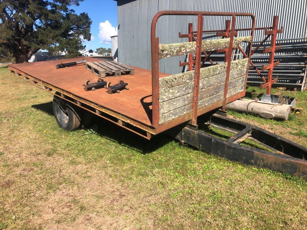 Lot 167 - flat bed farm trailer | AuctionsPlus