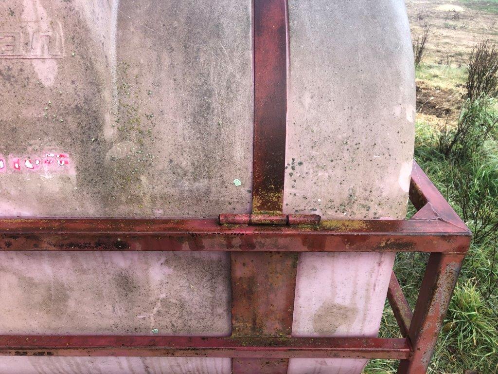 Lot 200 - 3000L silvan tank | AuctionsPlus