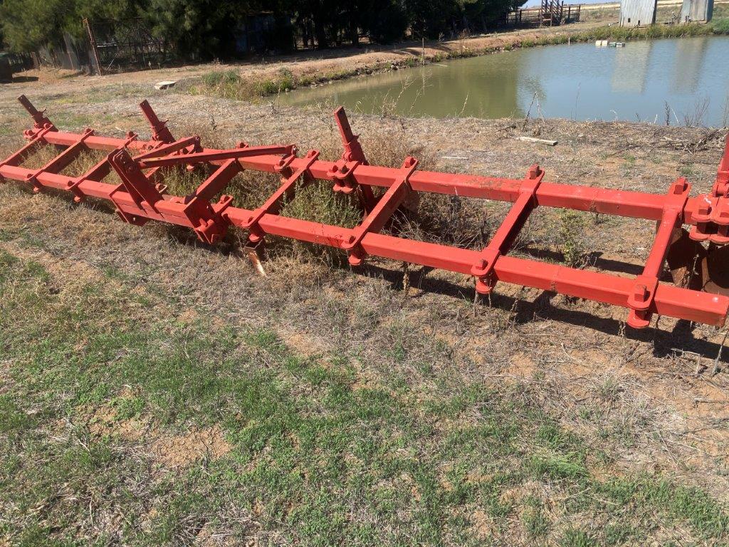 Lot 66 - Hilling Up Rig | AuctionsPlus