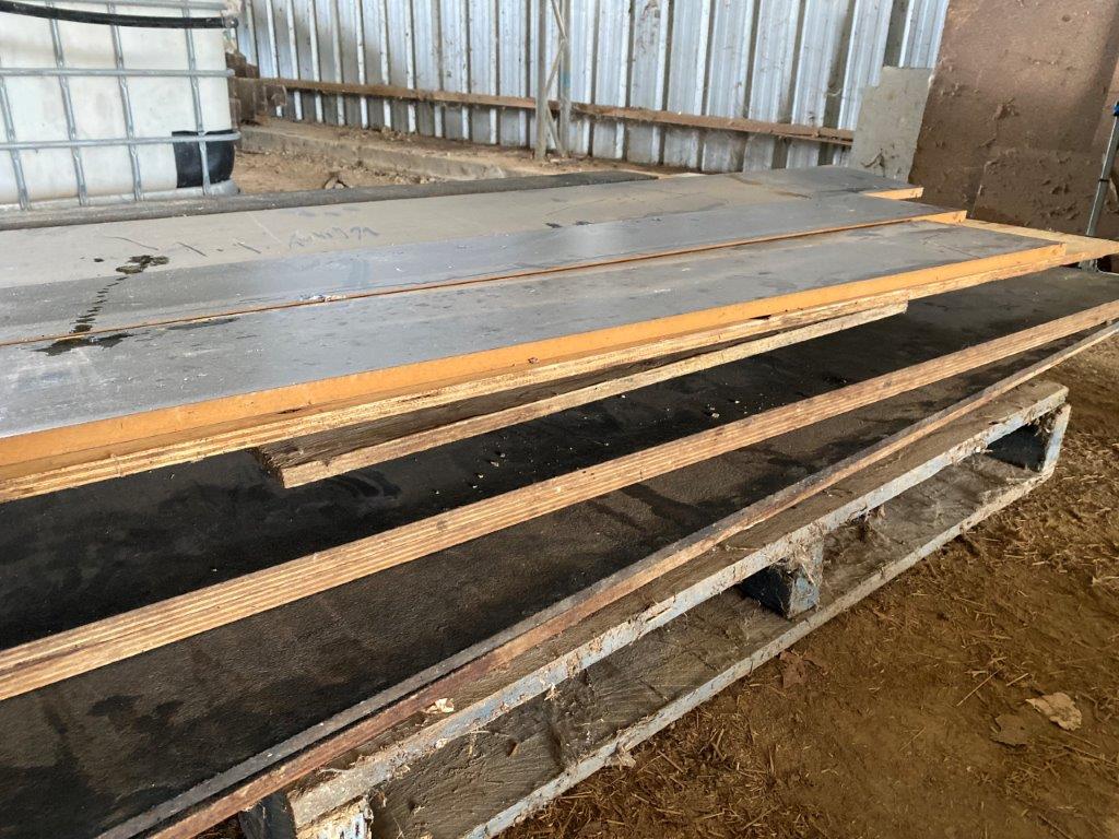 Lot 92 - Assorted plt board | AuctionsPlus