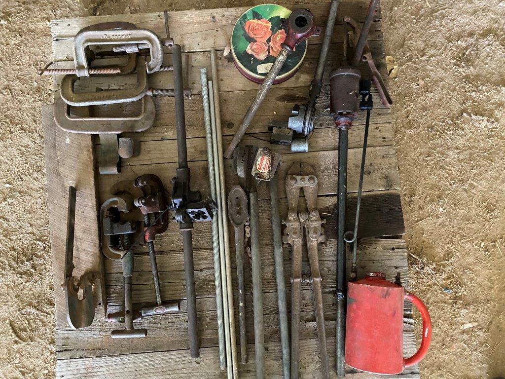 Lot 111 - Assorted workshop tools | AuctionsPlus