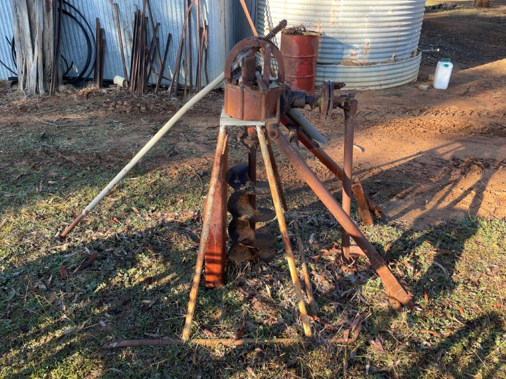Lot 29 - 3PL Post Hole Digger | AuctionsPlus