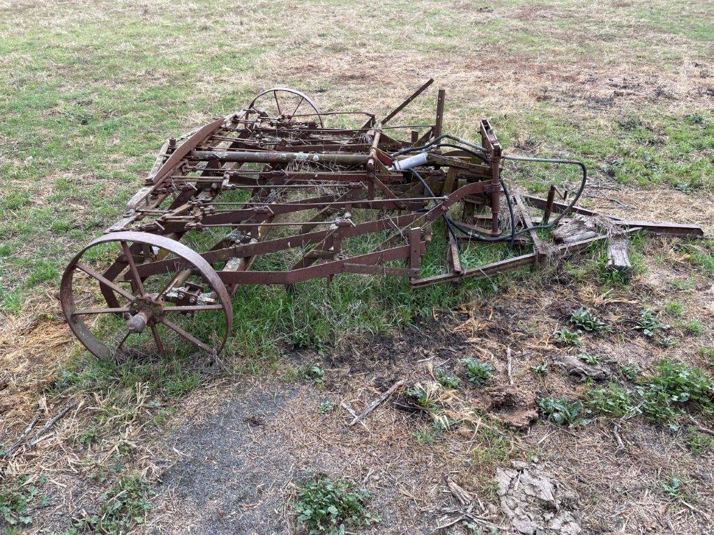 Lot 8 - Antique scarifier | AuctionsPlus