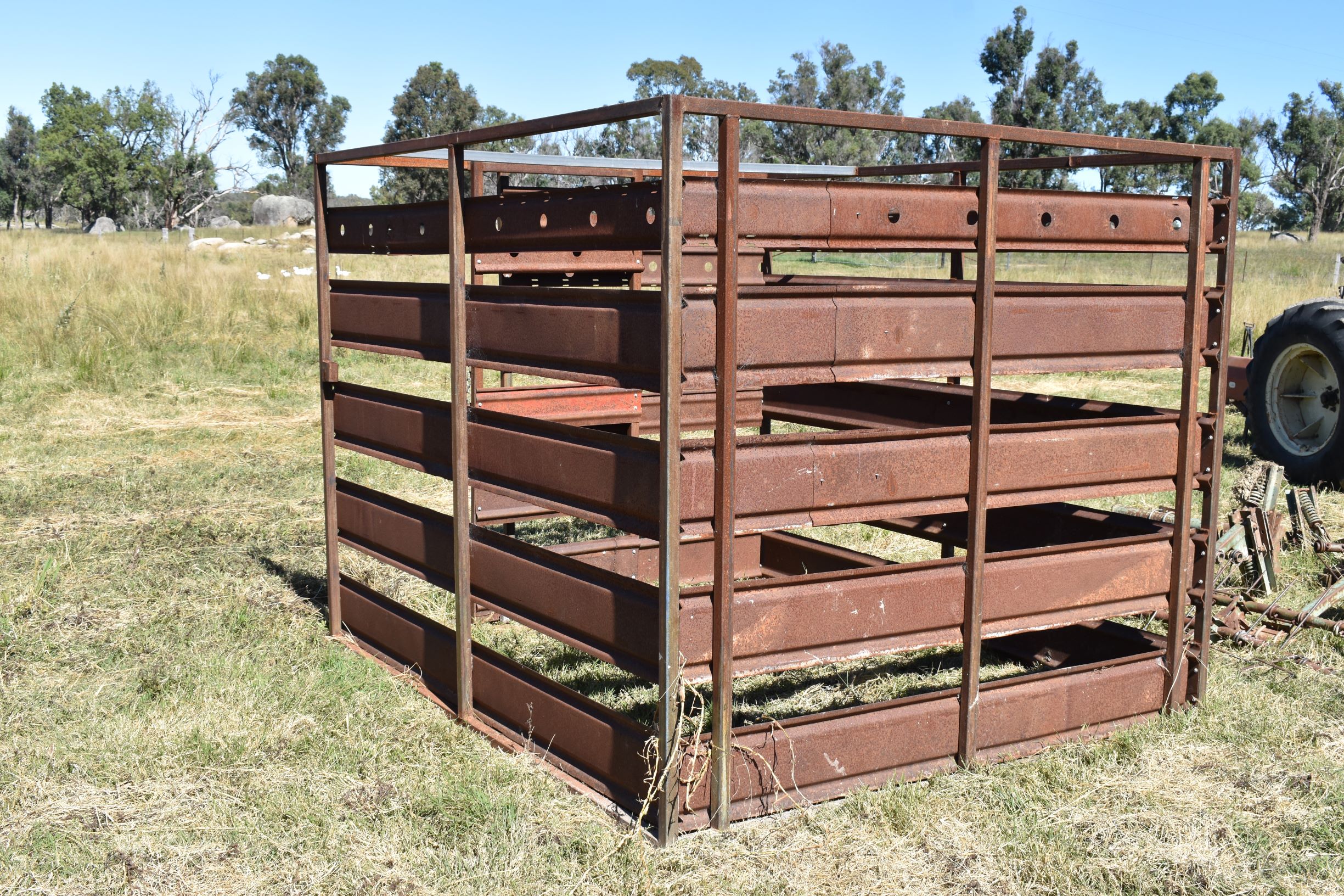 Lot 86 - Stock crate | AuctionsPlus