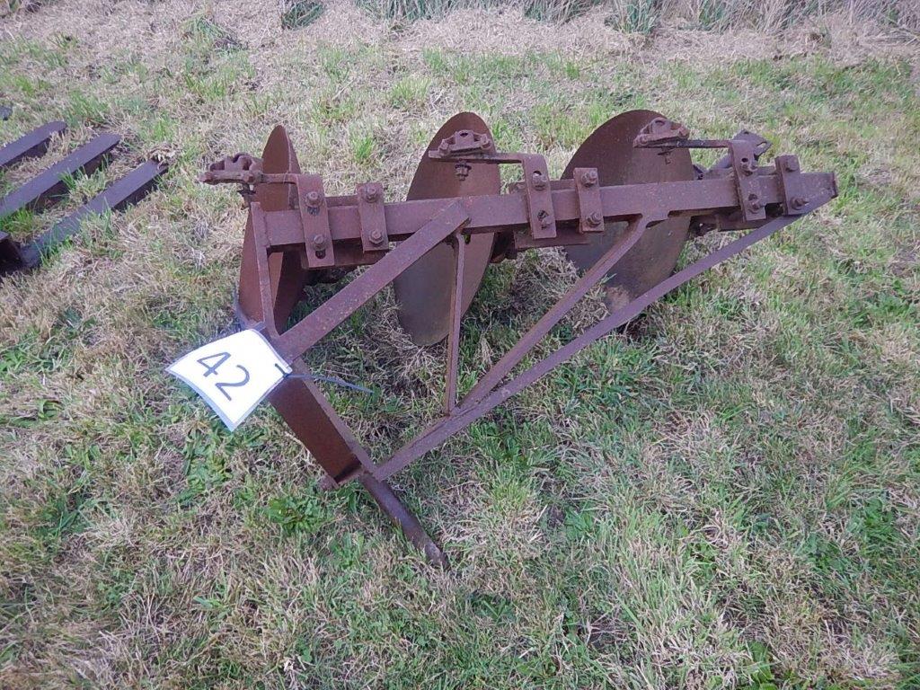 Lot 42 - 3 Furrow Disc Plough | AuctionsPlus