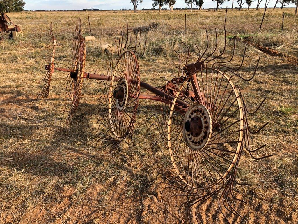 Lot 19 - 3PL 4 Wheel Hay Rake | AuctionsPlus