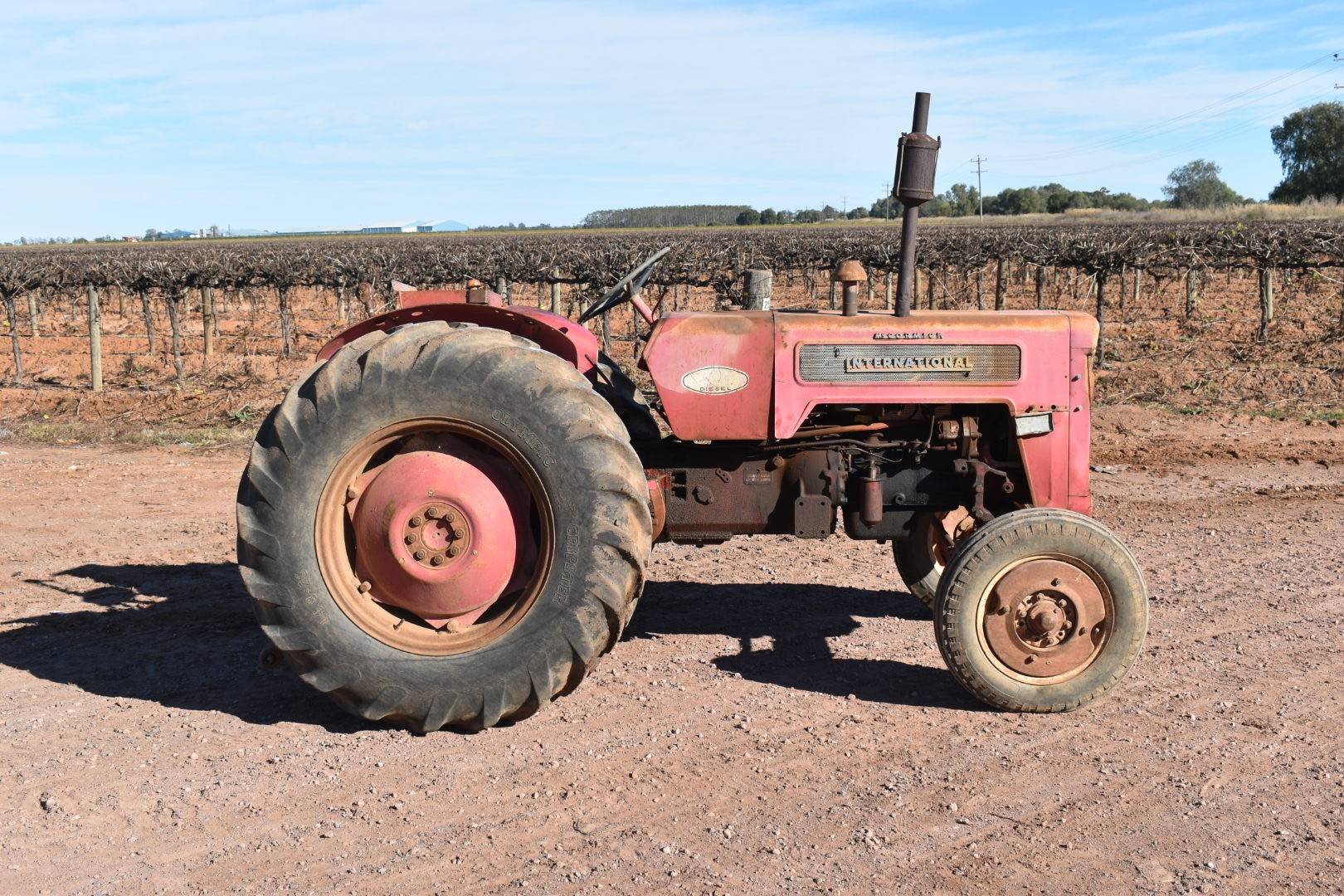 Lot 54 - International 414 Tractor | AuctionsPlus