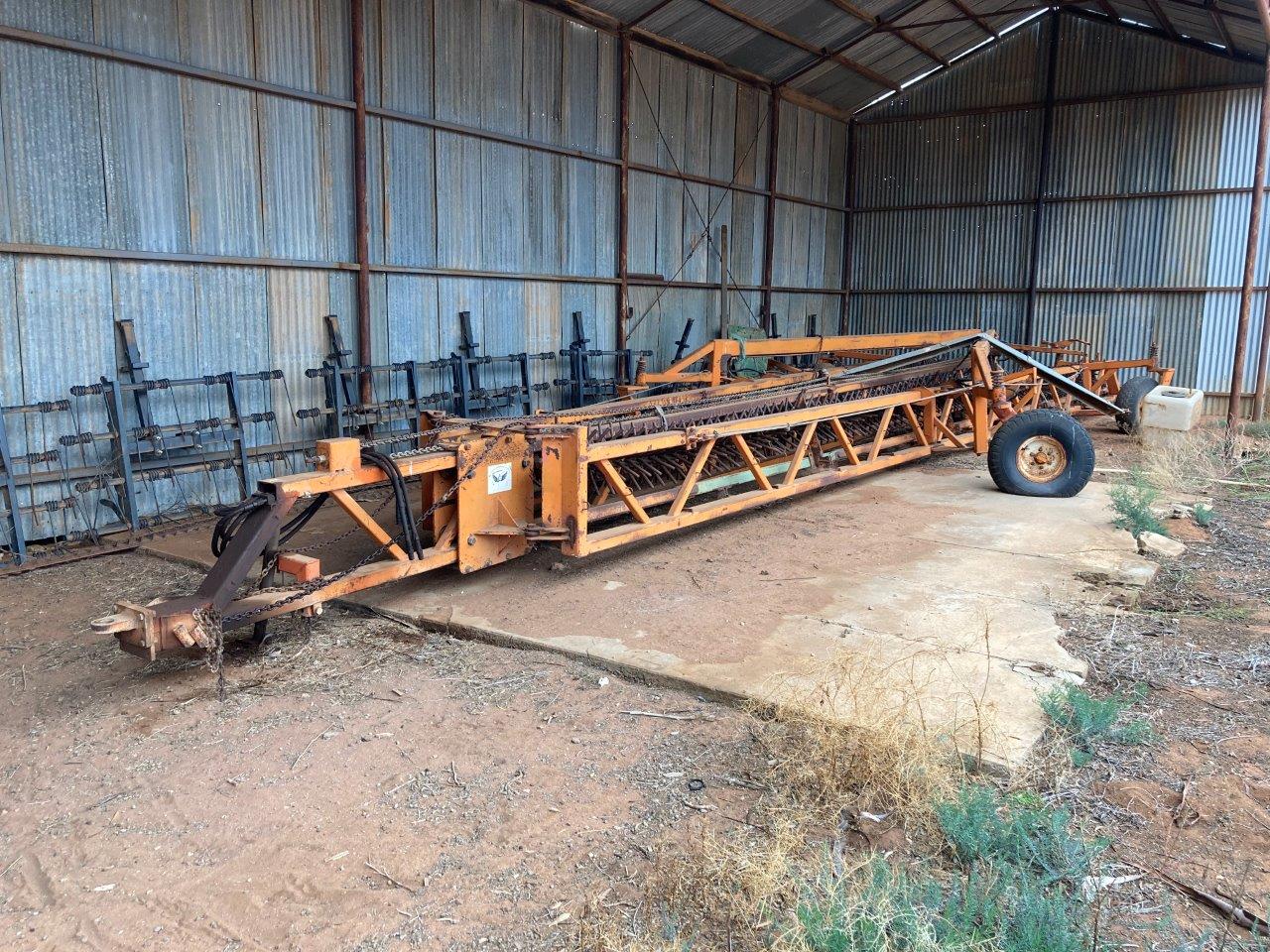 Lot 33 - Phoenix 60’ folding prickle chain | AuctionsPlus