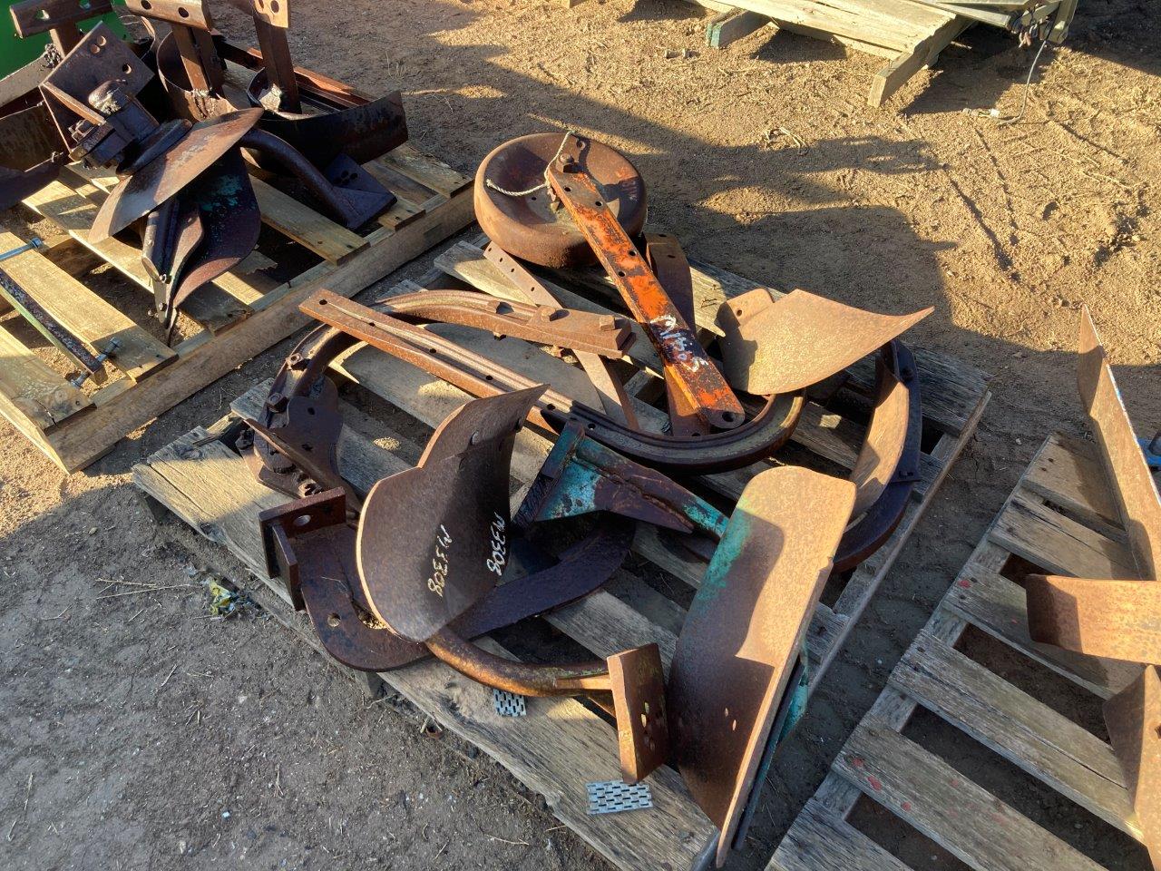 Lot 146 - Miscellaneous furrow shovels, Howard rotary hoe wheel ...