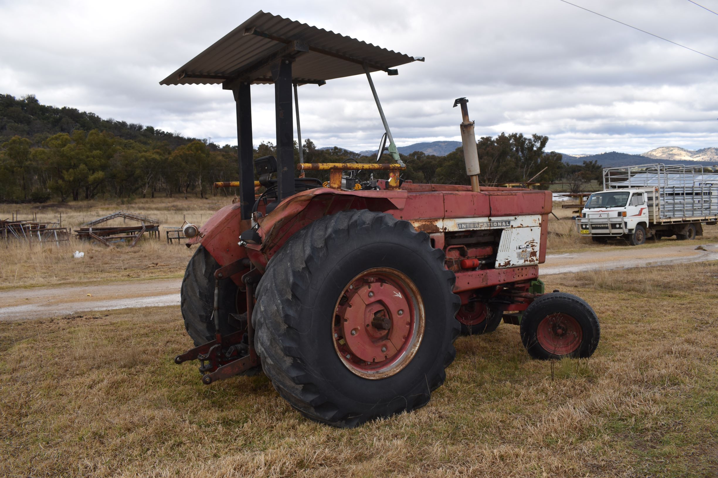 Lot 10 - International 766 tractor | AuctionsPlus