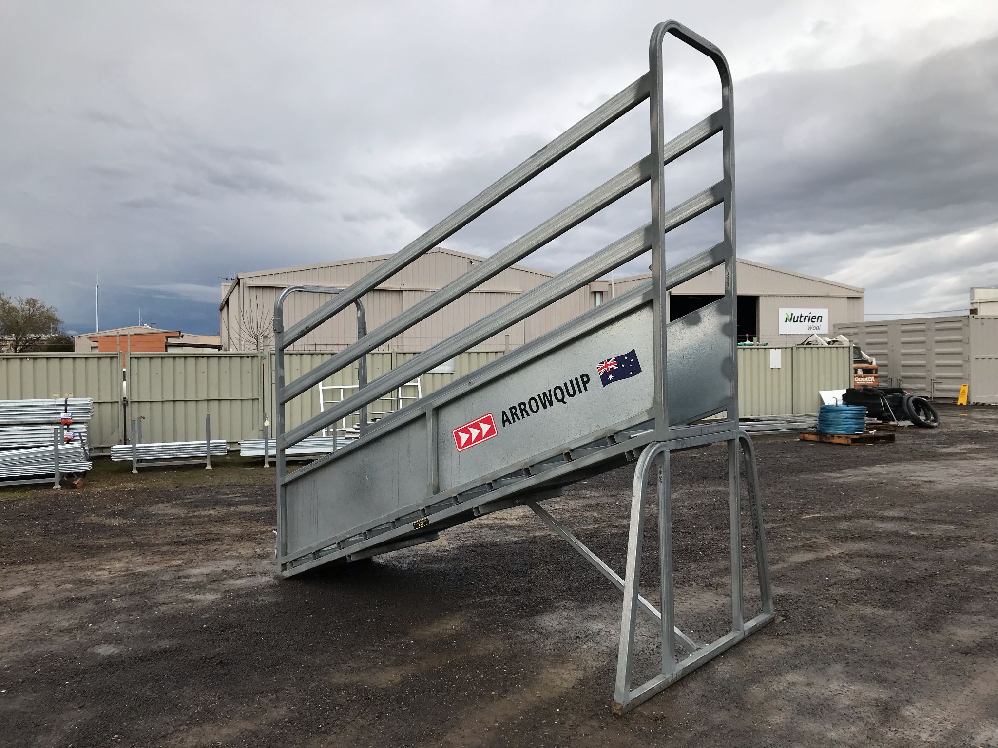 Lot 11 - Arrow Cattle Ramp Standard | AuctionsPlus