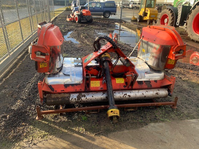 Lot 46 - Howard Stealth finishing mower | AuctionsPlus