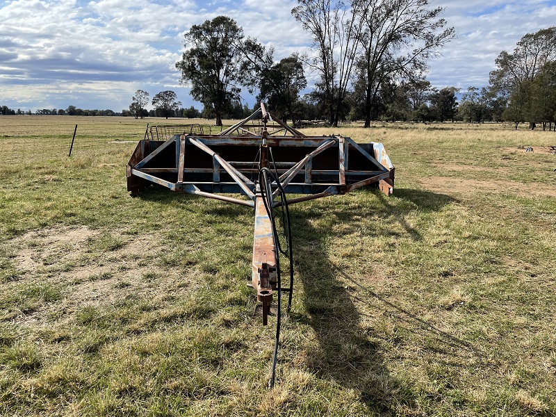 LOT 21 - Farmor land grader | AuctionsPlus