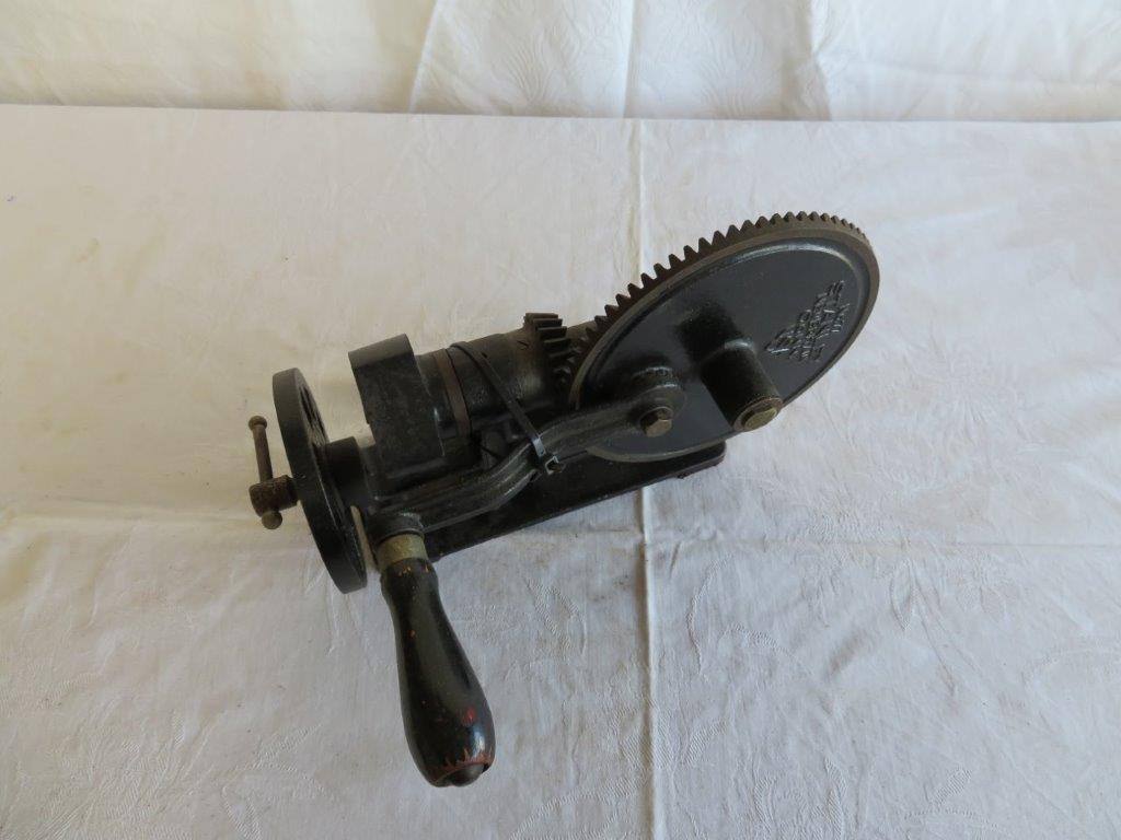 Lot 109 - Stanley model 77 dowling machine with 2 cutters | AuctionsPlus