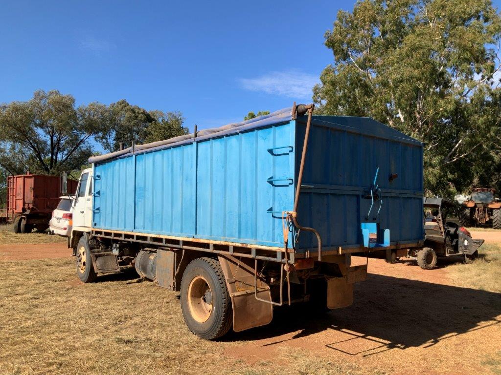 Lot 17 - Grain Bin to suit Isuzu tipper | AuctionsPlus