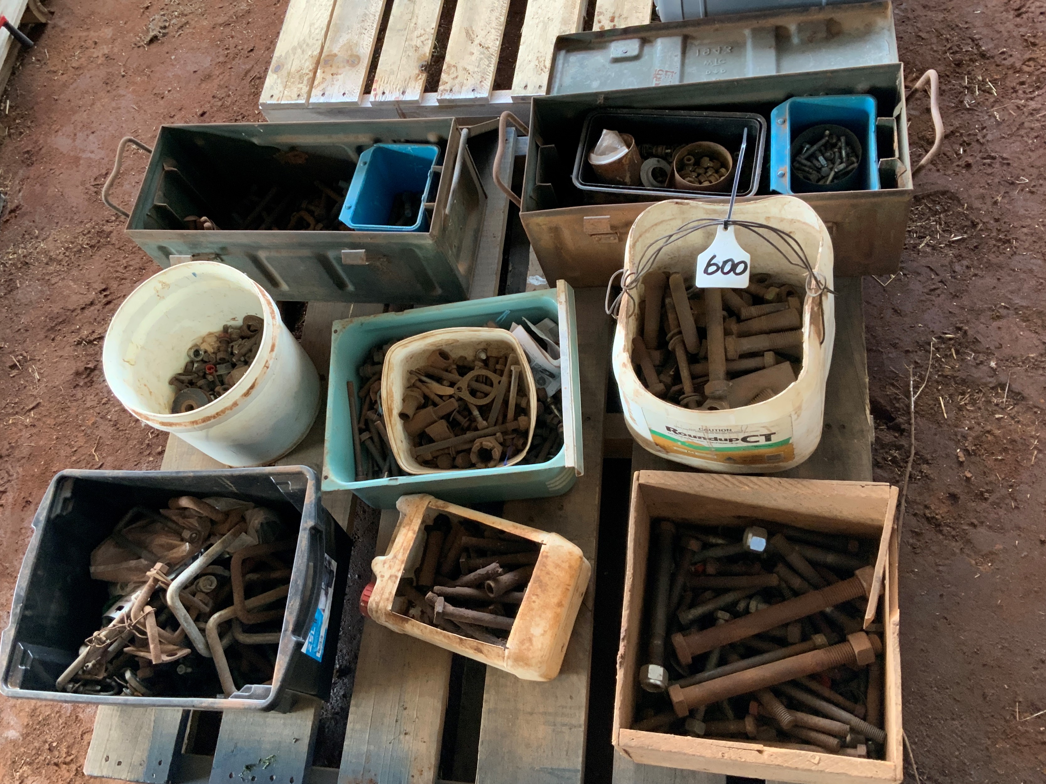 Lot 600 - Pallet of nuts and bolts | AuctionsPlus