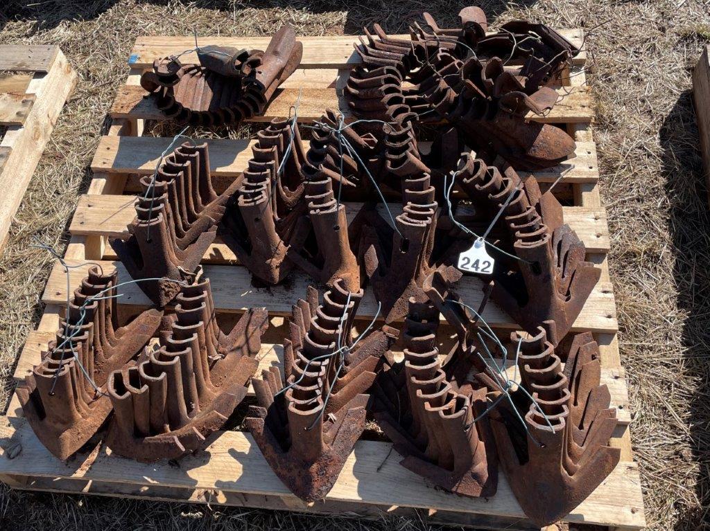 Lot 242 - Scarifier points | AuctionsPlus