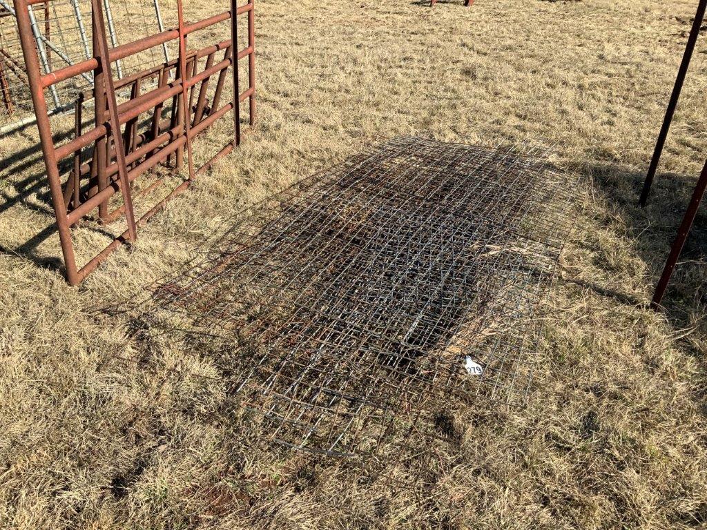 Lot 279 - Assorted weldmesh off-cuts | AuctionsPlus