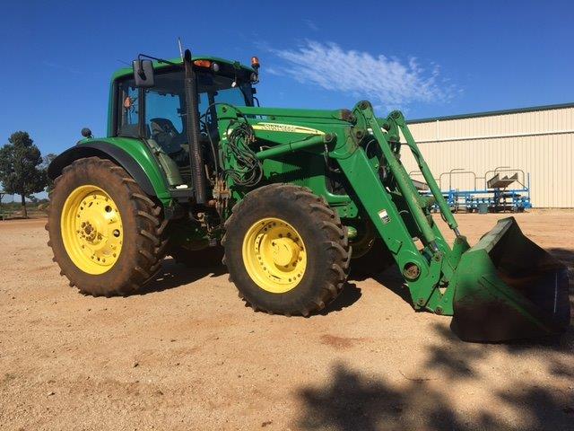 Lot 16 - John Deere 7420 tractor | AuctionsPlus