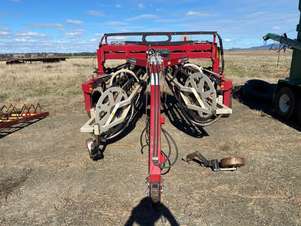 Lot 8 - Twinstar G2/7 hay rakes | AuctionsPlus
