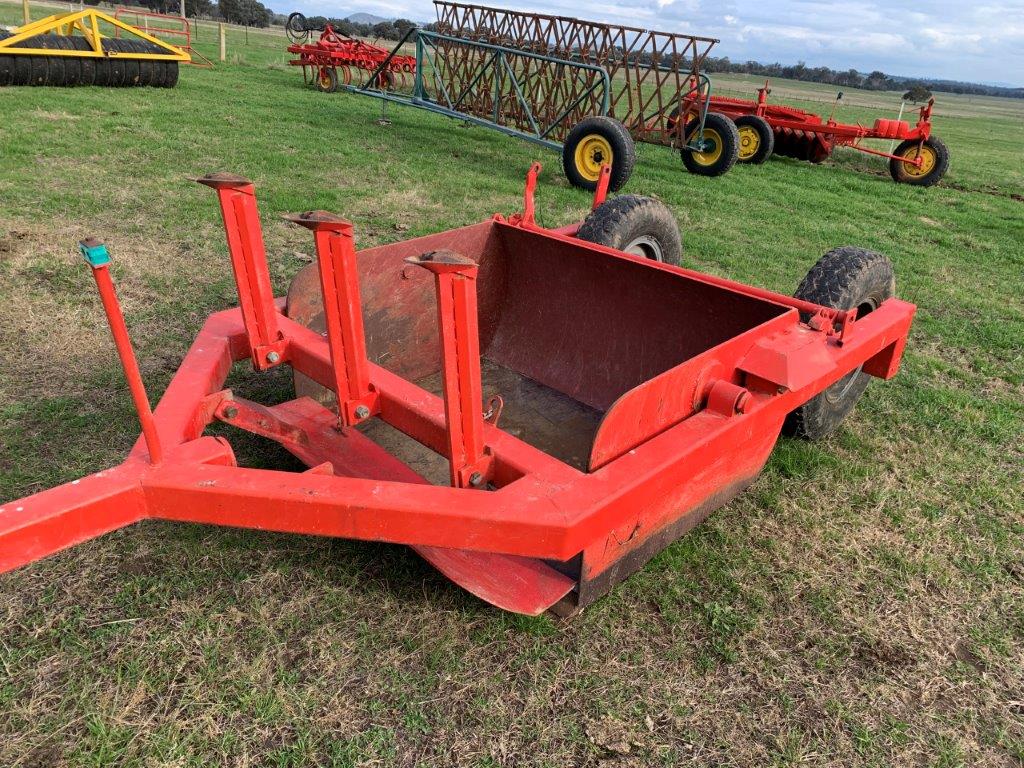 Lot 19 - Wheel scoop | AuctionsPlus