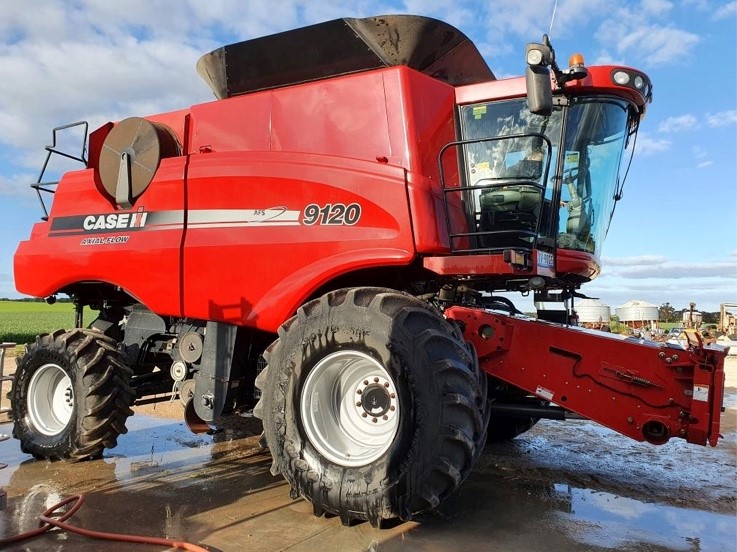 Lot 1 - 2011 Case 9120 Header Modified | AuctionsPlus