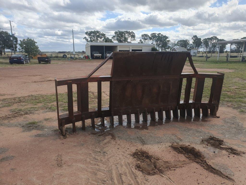 Lot 78 - 12 foot stick rake | AuctionsPlus