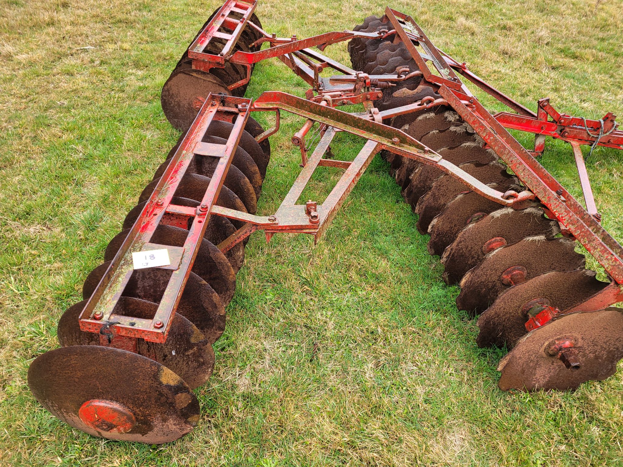 Lot 18 - International Off-Set Discs | AuctionsPlus