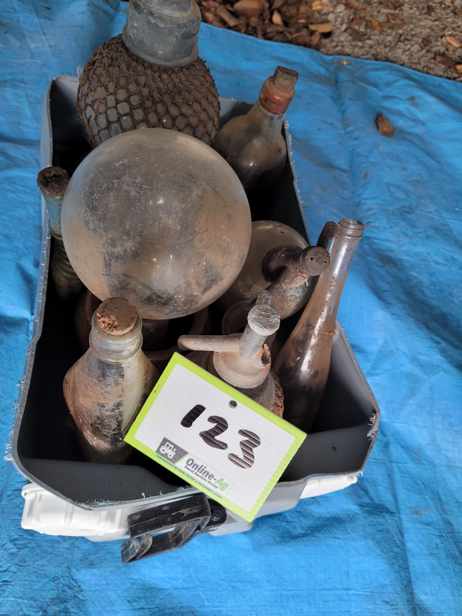 Lot 123 - Assorted Bottles | AuctionsPlus