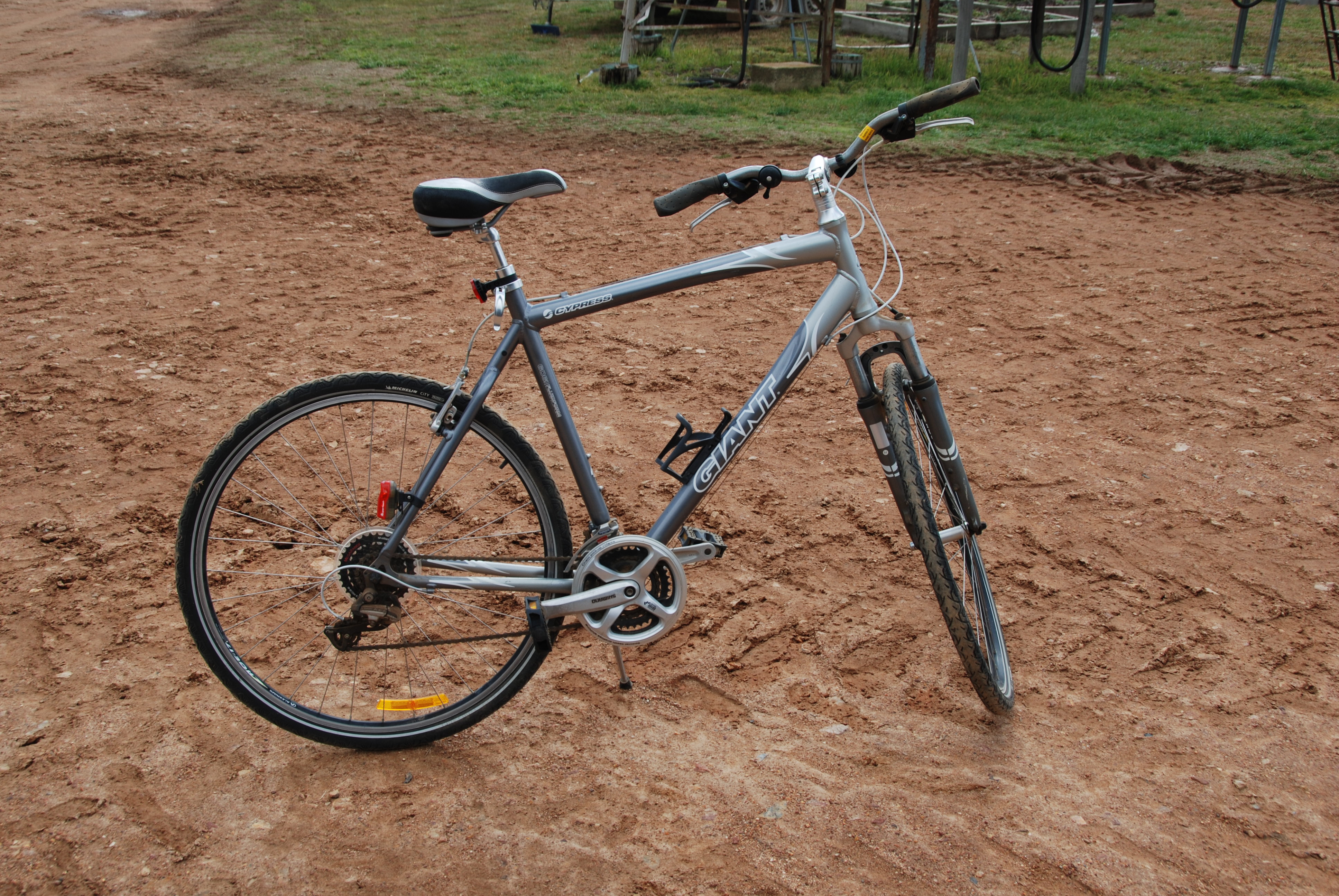 Lot 266 - Giant 8 speed push bike - Cypress Model - bought new & never ...