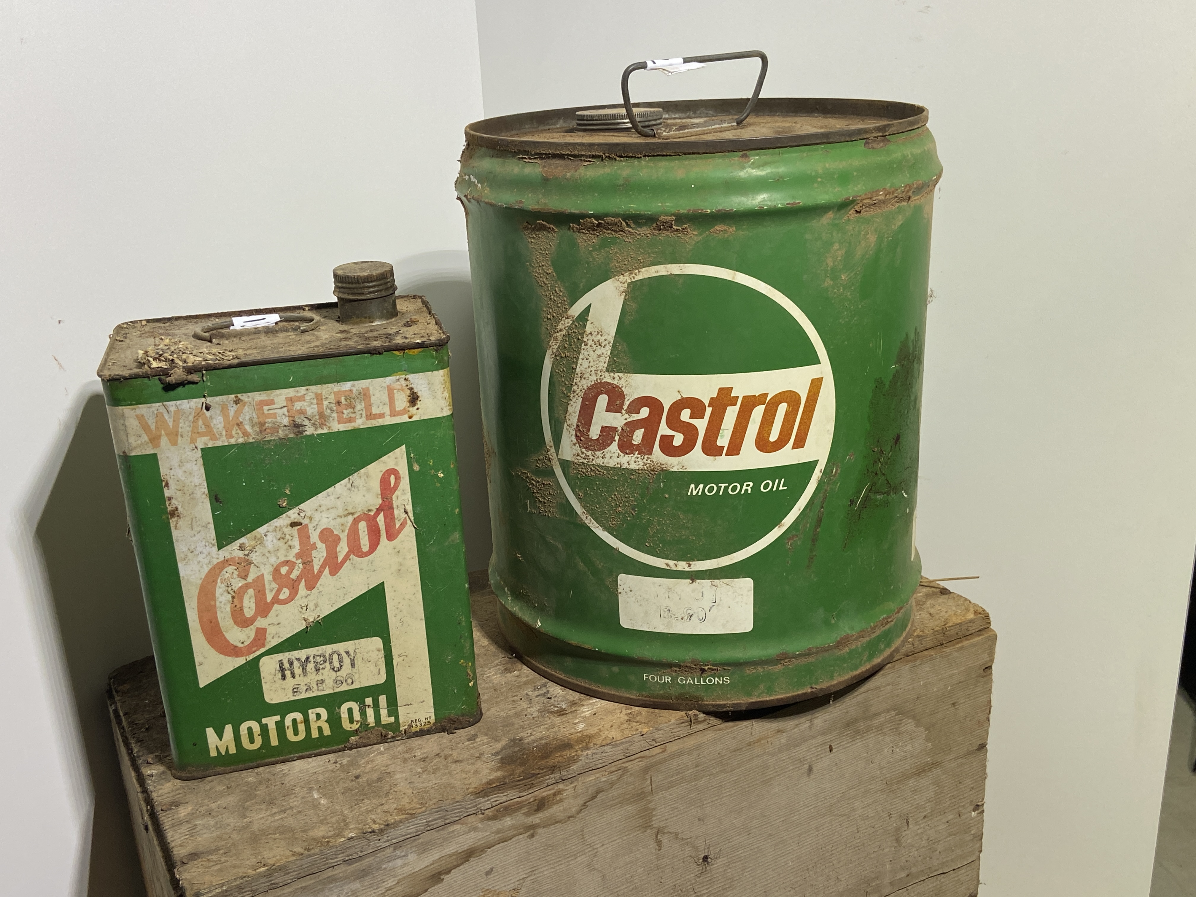 Lot 213 - Castrol 4 Gallon Oil Drum & Wakefield 1 Gallon Oil Tin ...