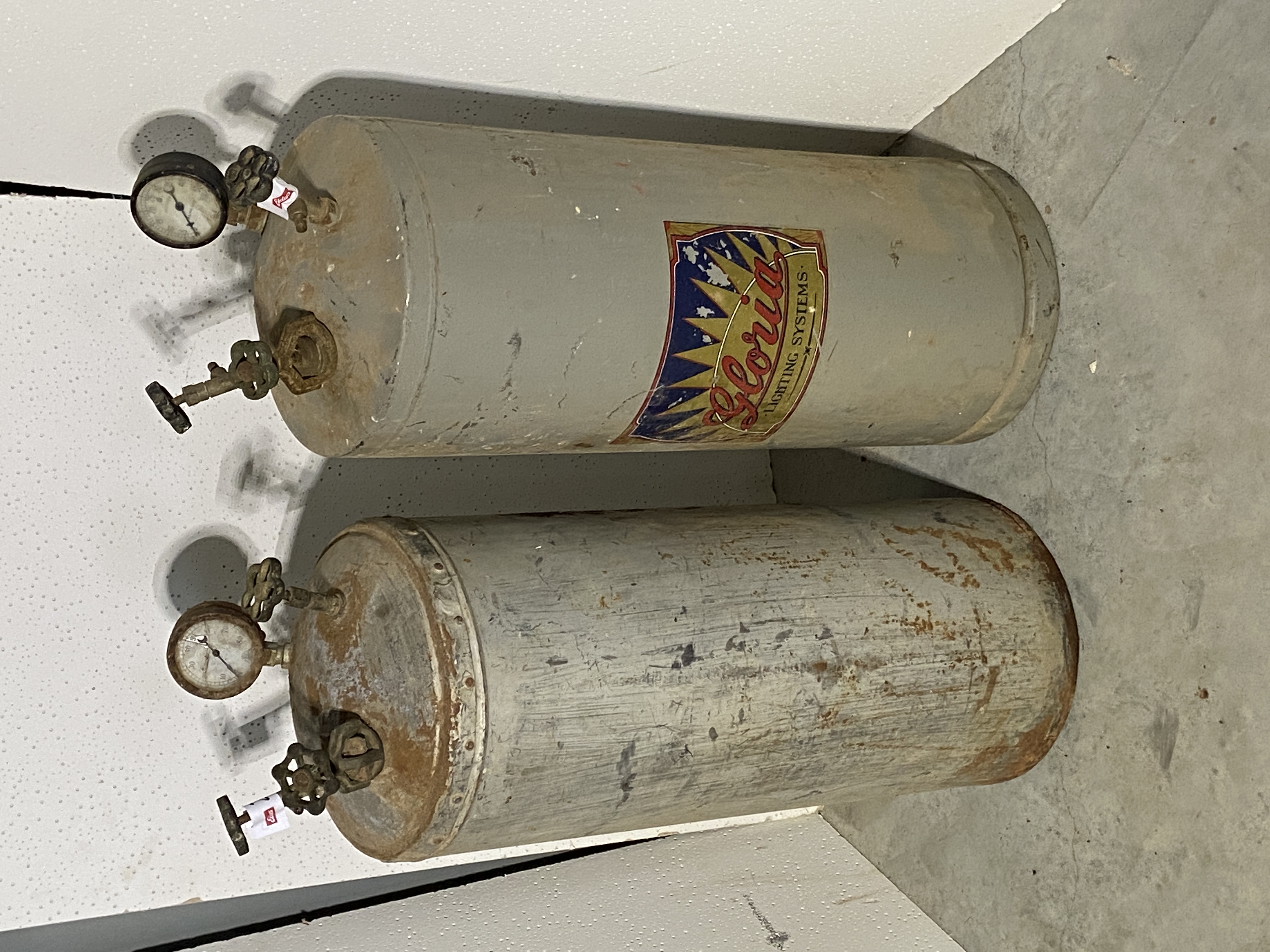 Lot 276 - 2x Gloria Lighting Systems | AuctionsPlus