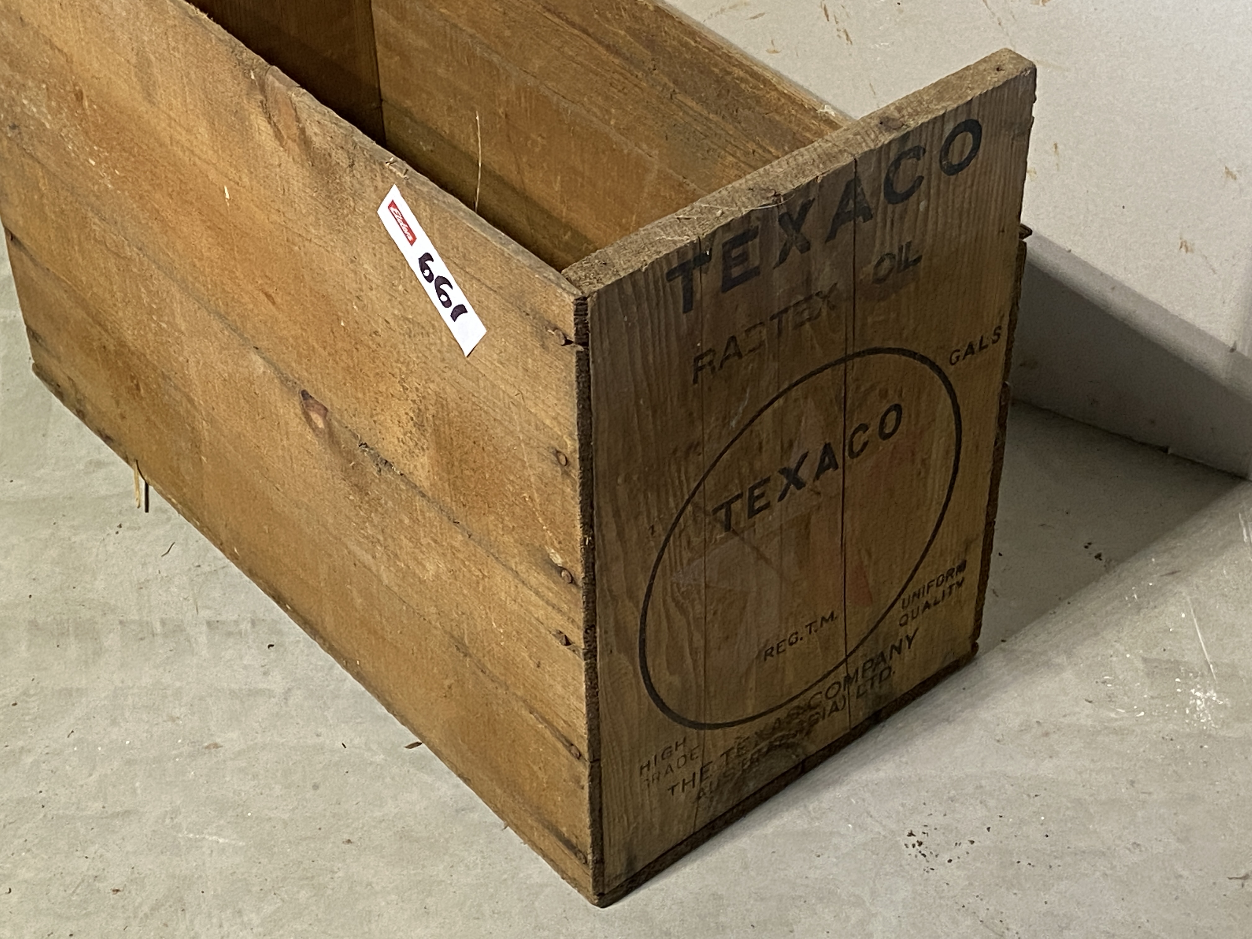 Lot 661 - Texaco Wooden Box | AuctionsPlus