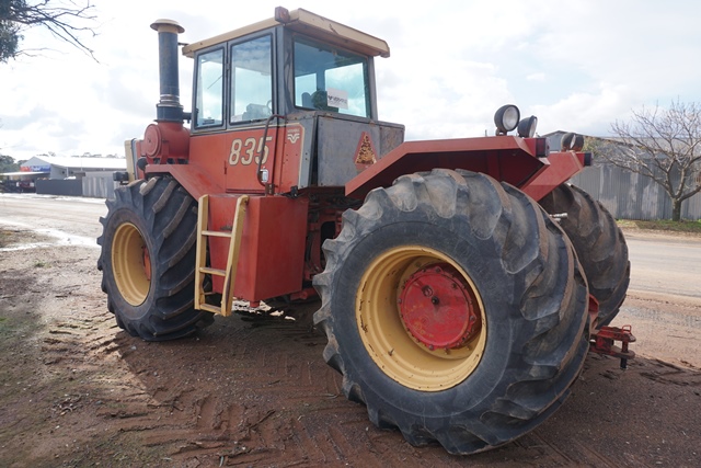 Lot 1 - 1982 Versatile 835 Tractor 230 hp, Tidy Condition | AuctionsPlus