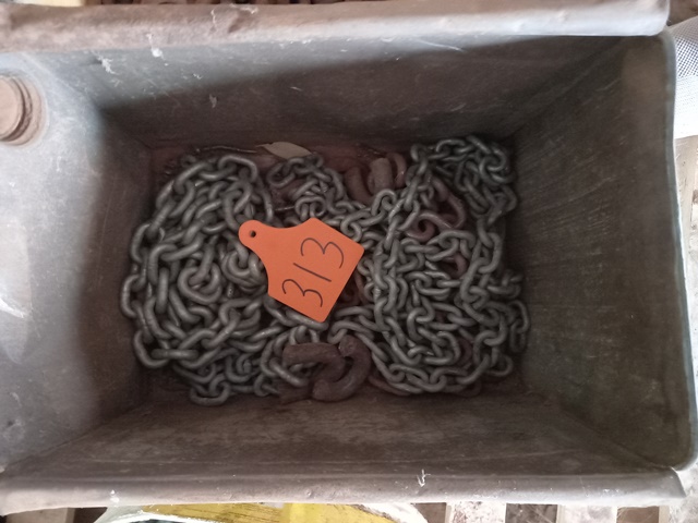 Lot 313 - Lighter Chain | AuctionsPlus