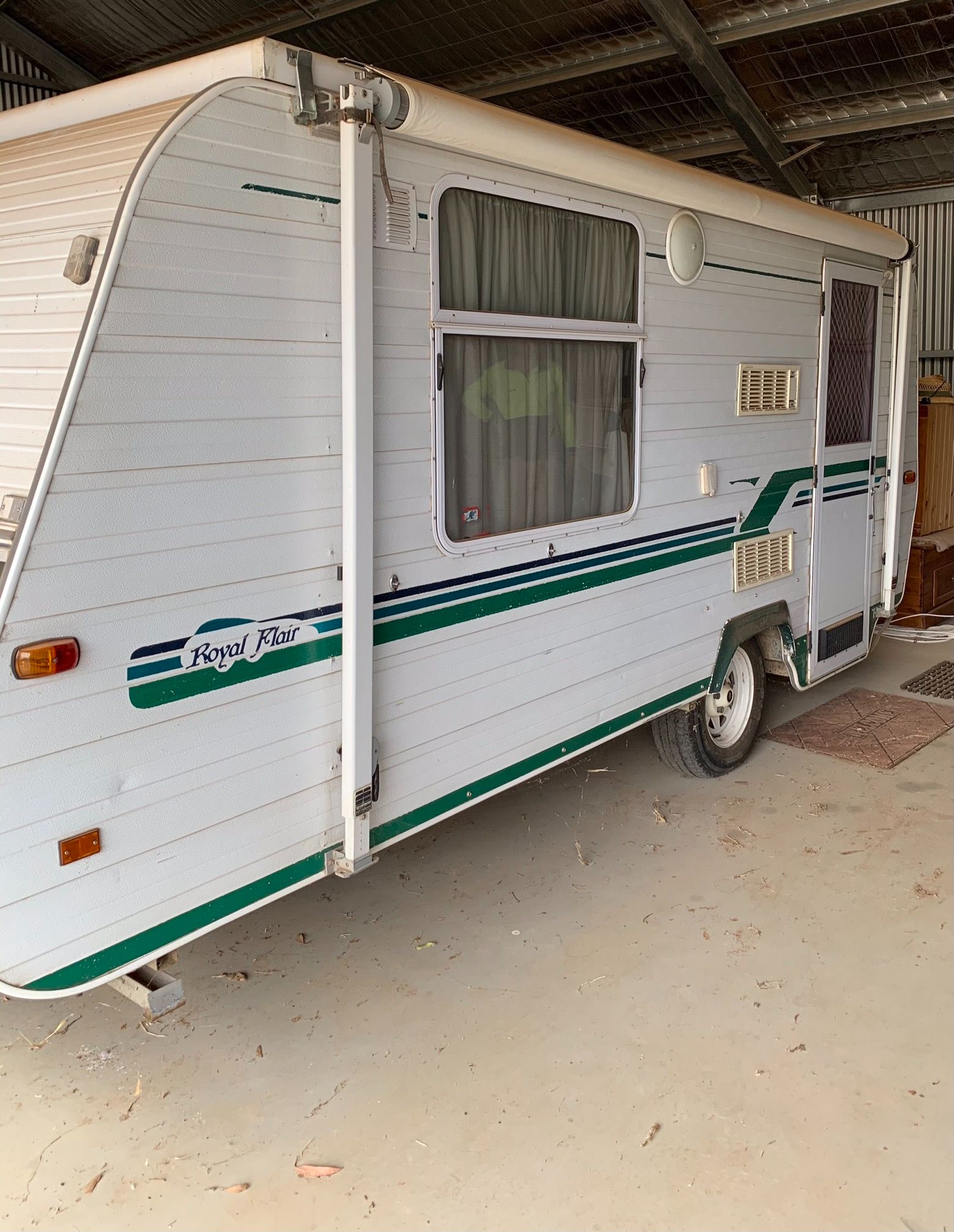 Lot 4 - Royal Flair Caravan | AuctionsPlus