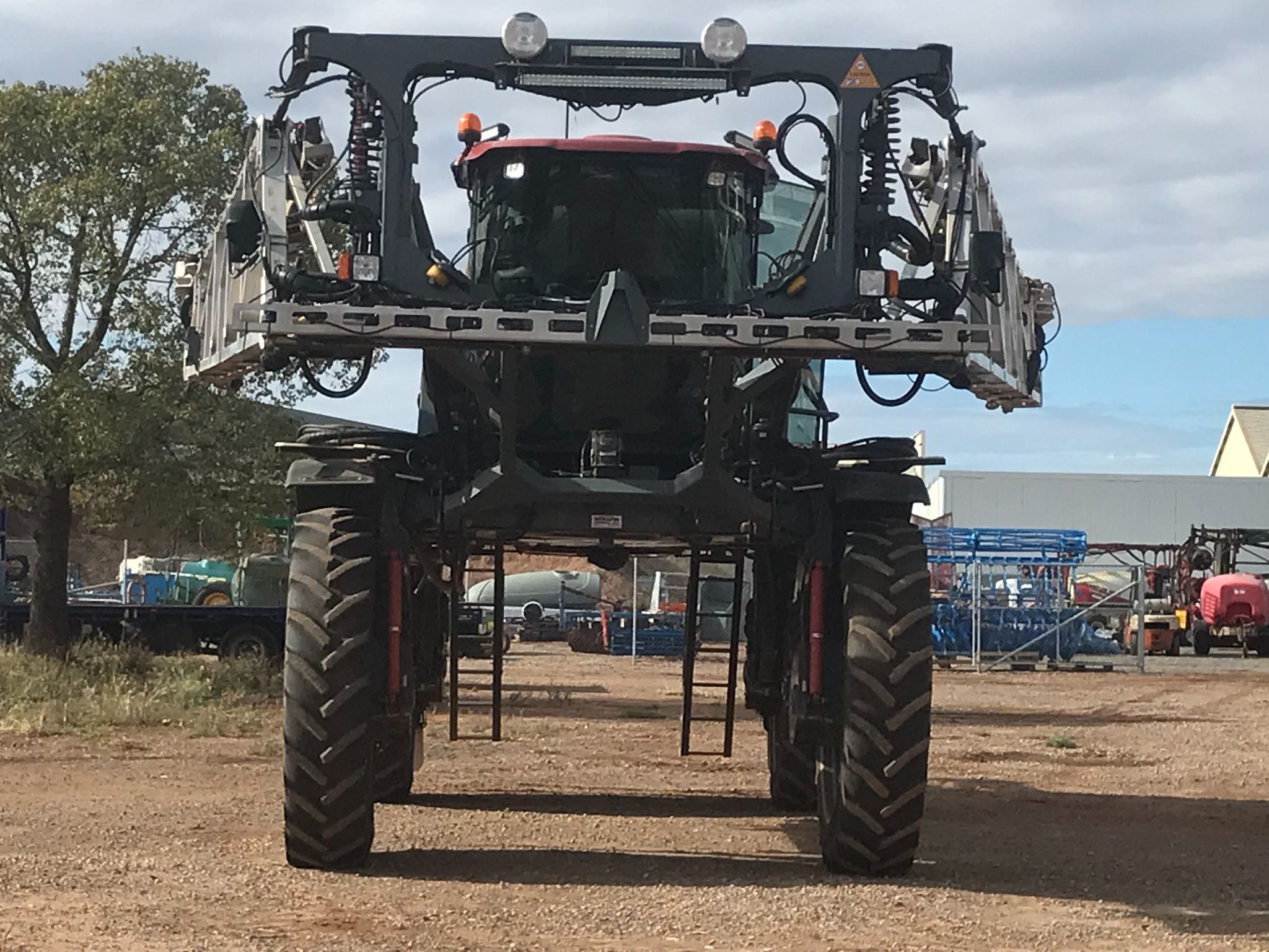 Lot 1 - 2018 Hardi Rubicon 9000 Self Propelled Sprayer | AuctionsPlus