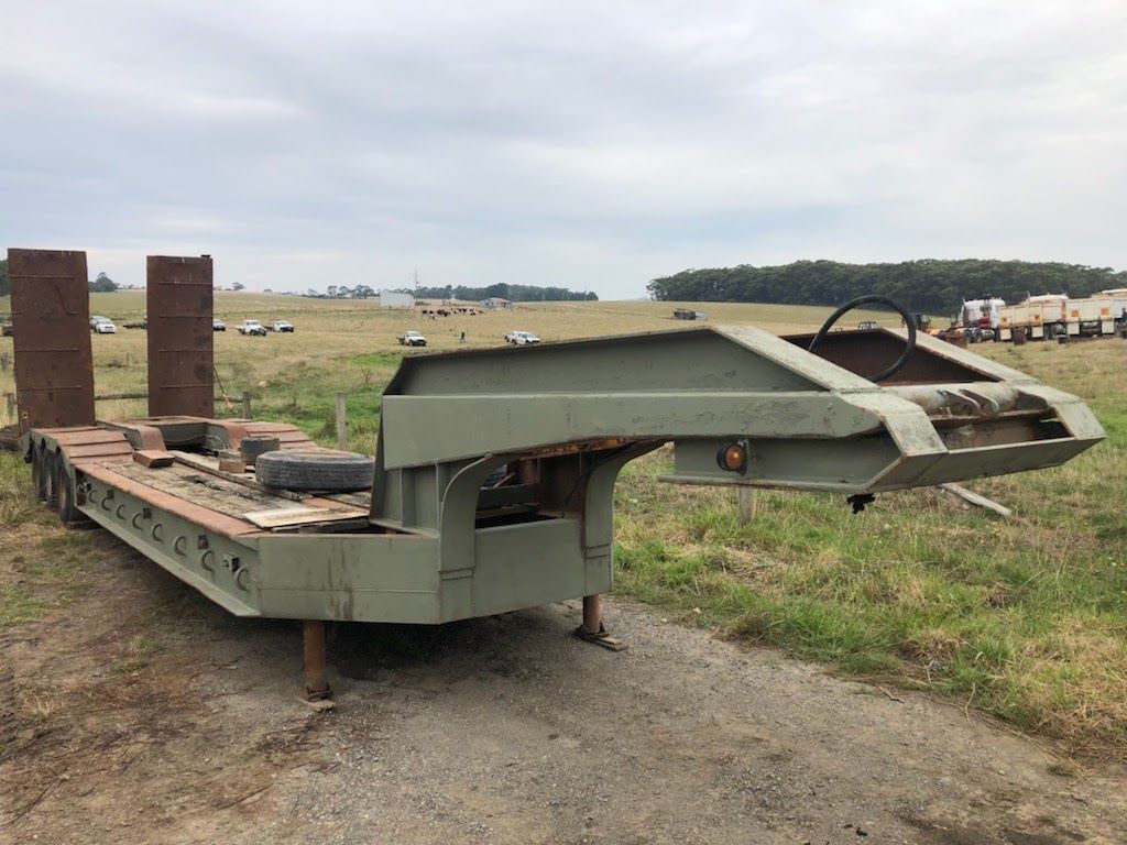 Lot 15 - Steco Unit Tri-axle Heavy Duty Float | AuctionsPlus