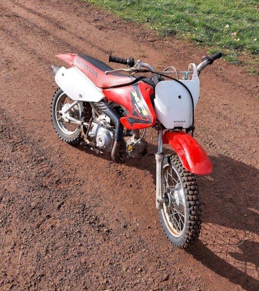 Lot 7 - Honda XR 70R Kids Motorbike | AuctionsPlus