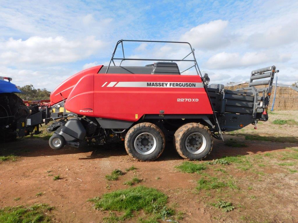 Lot 3 - Massey Ferguson Baler 2270XD Pro Cutter | AuctionsPlus
