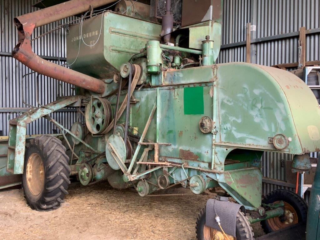 Lot 101 - John Deere 55 header | AuctionsPlus
