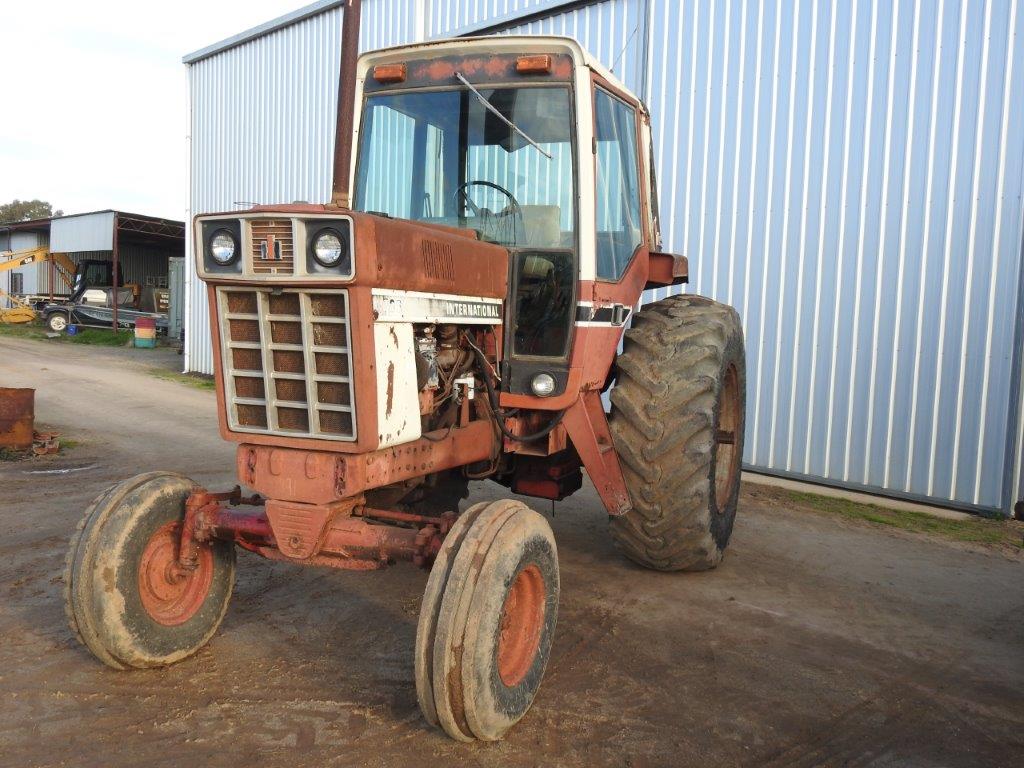 Lot 56 - International 786 Tractor | AuctionsPlus
